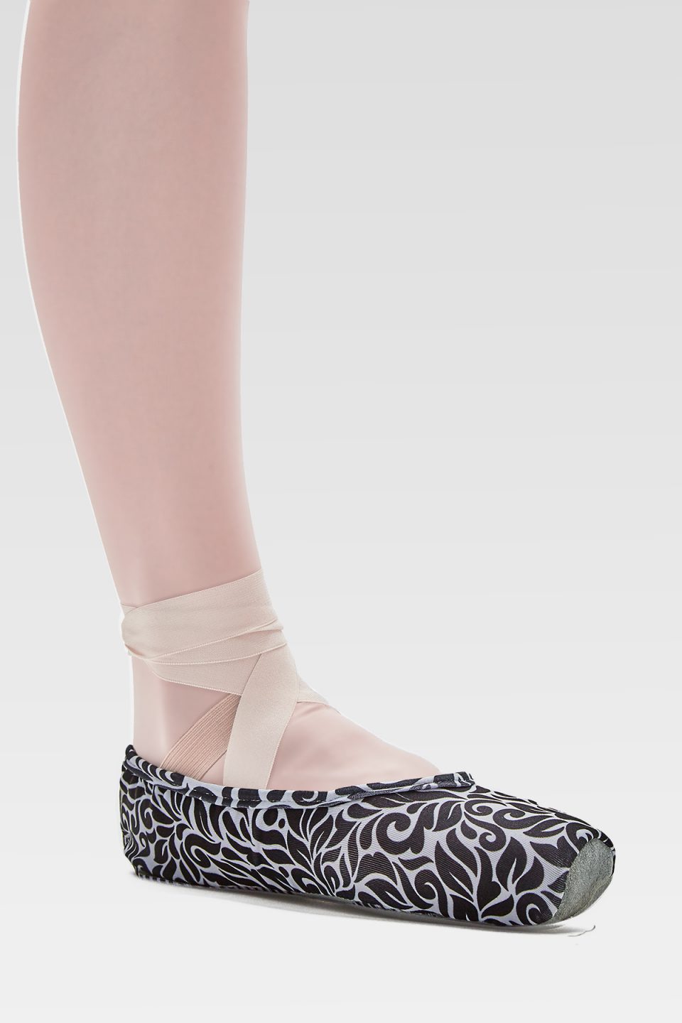 Pointe Shoe Cover – Dancewear NYC